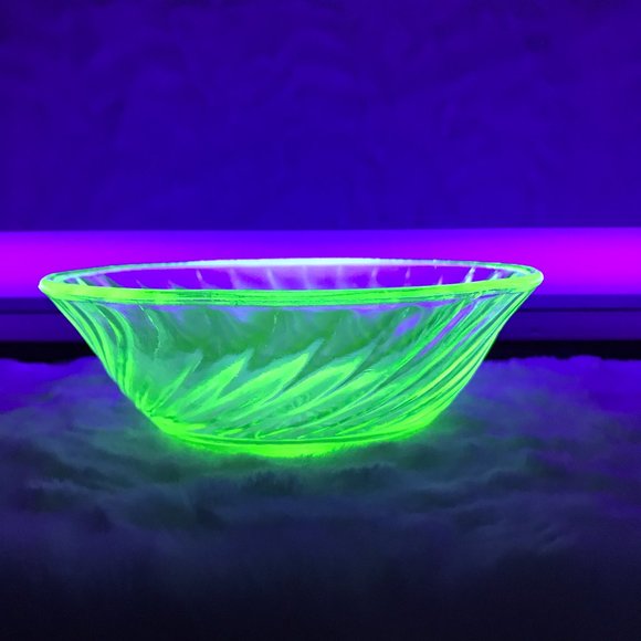 Vintage | Dining | Vintage Vaseline Glass Dessert Bowl Block Swirl 27 ...